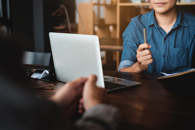 Top 20 Most Common Oracle Interview Questions - foundit